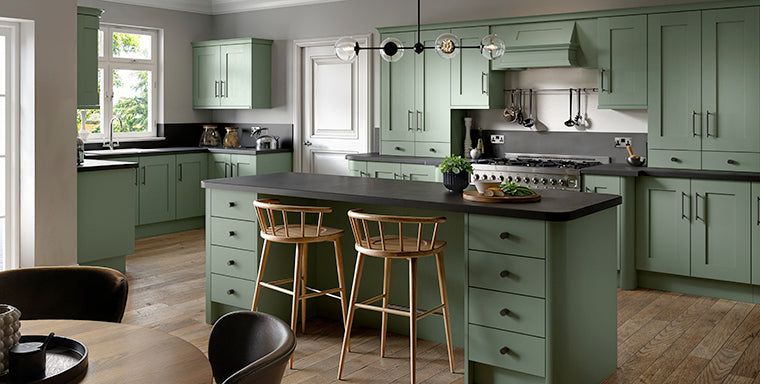 Buckingham Reed Green Shaker Door